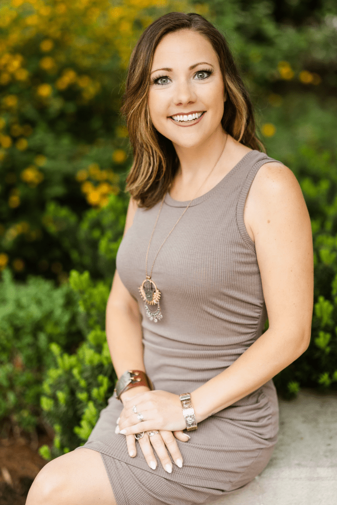 About | Psychic Medium Laura Lynn